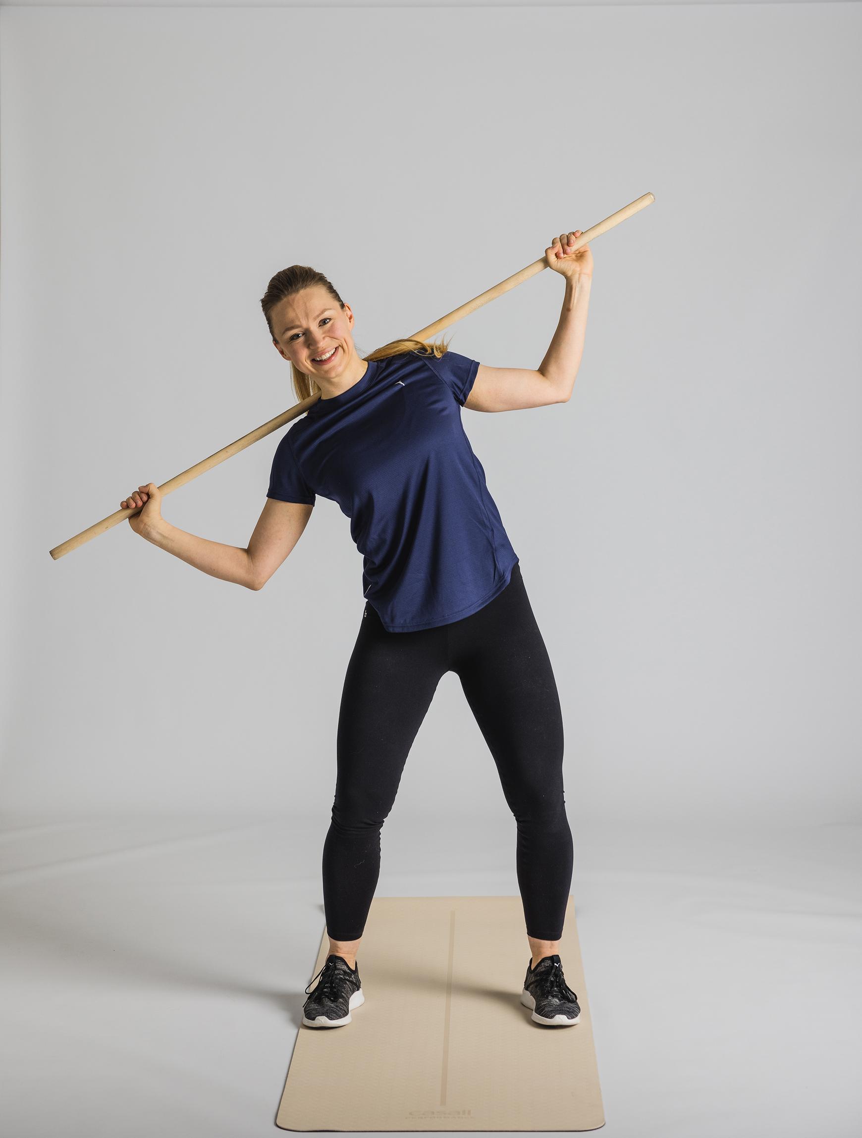 Kolmen liikkeen keppijumppa, jolla voit huoltaa keskivartaloa | Kauneus ja Terveys